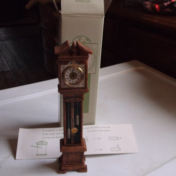Avon | Accents | Avon President Club Clock 200 | Poshmark